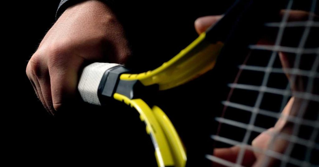 How To Re-grip A Tennis Racket: Step by Step Guides